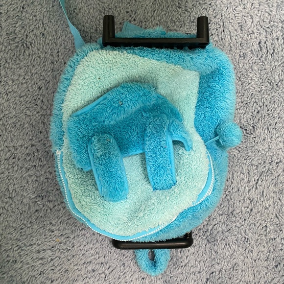 Accessories | Kids Backpack With Wheels And Velcro To Strap In A ...